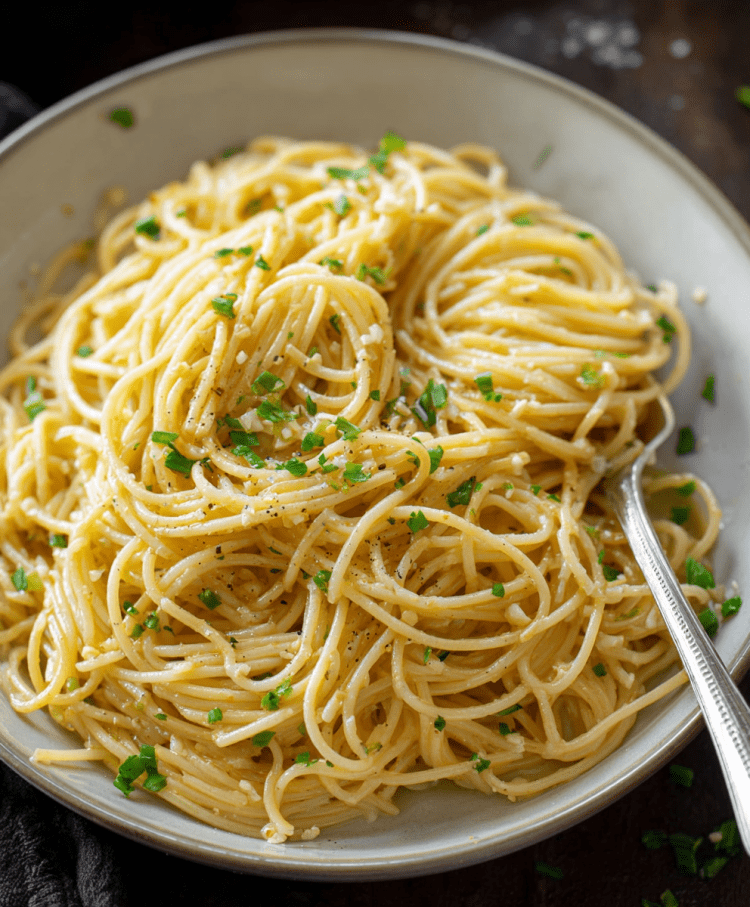 Garlic Butter Pasta (Easy 4-Ingredient Recipe) - Snack On Meat
