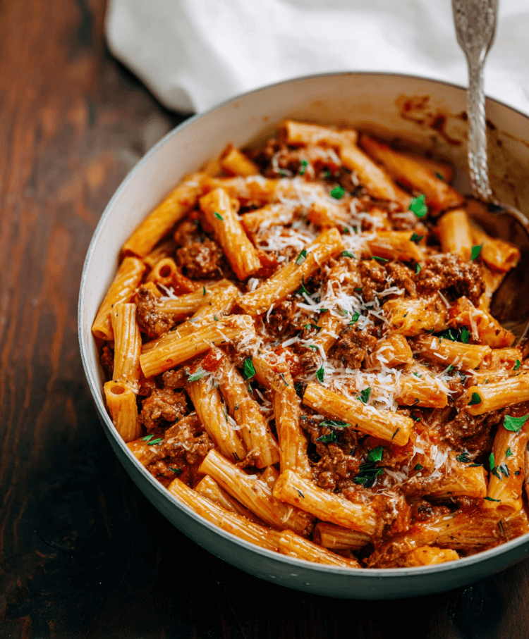 One-Pot Ground Beef Pasta with Tomato Sauce - Snack On Meat