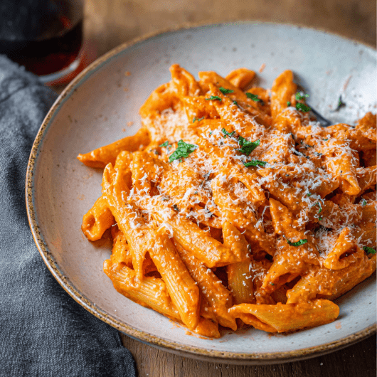 Penne alla Vodka (Creamy Tomato Vodka Pasta) - Snack On Meat