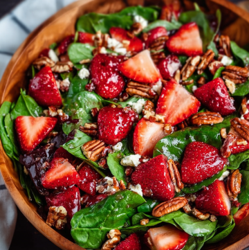 Spinach Strawberry Salad with Pecans - Snack On Meat